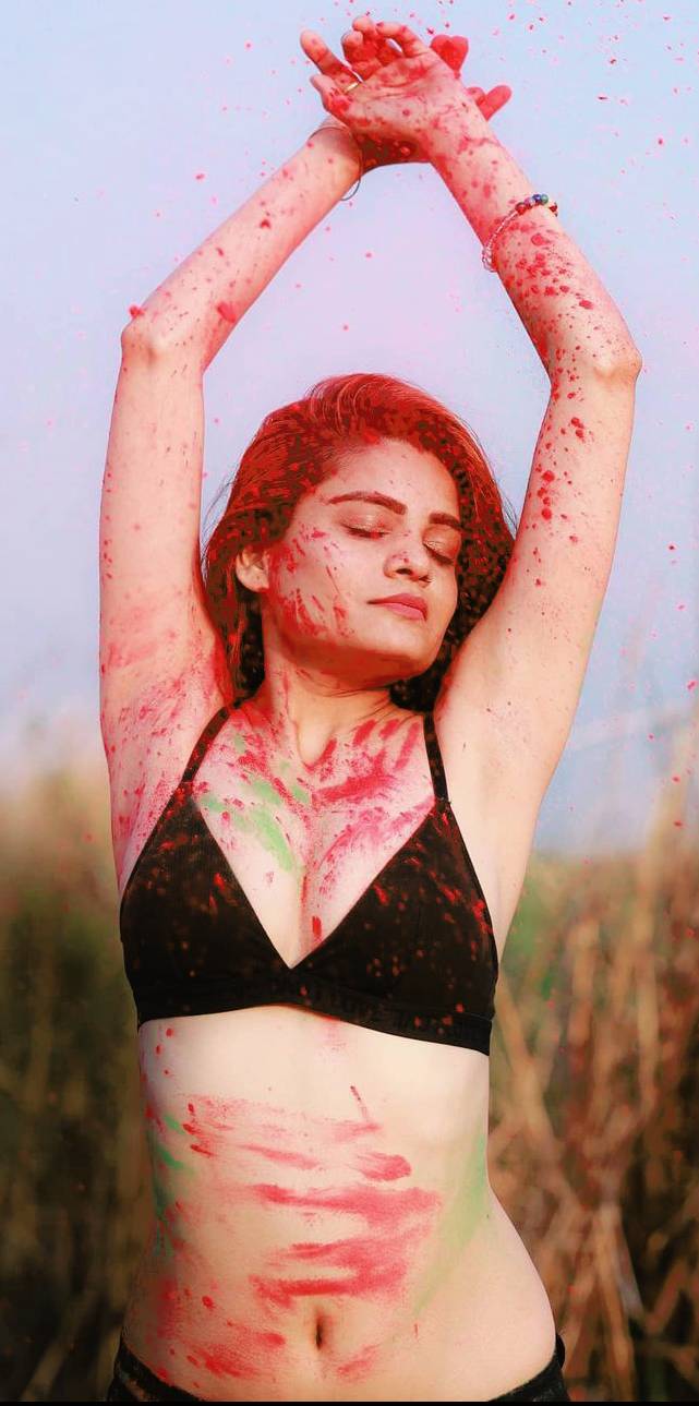 Pooja Singh | Scrolller