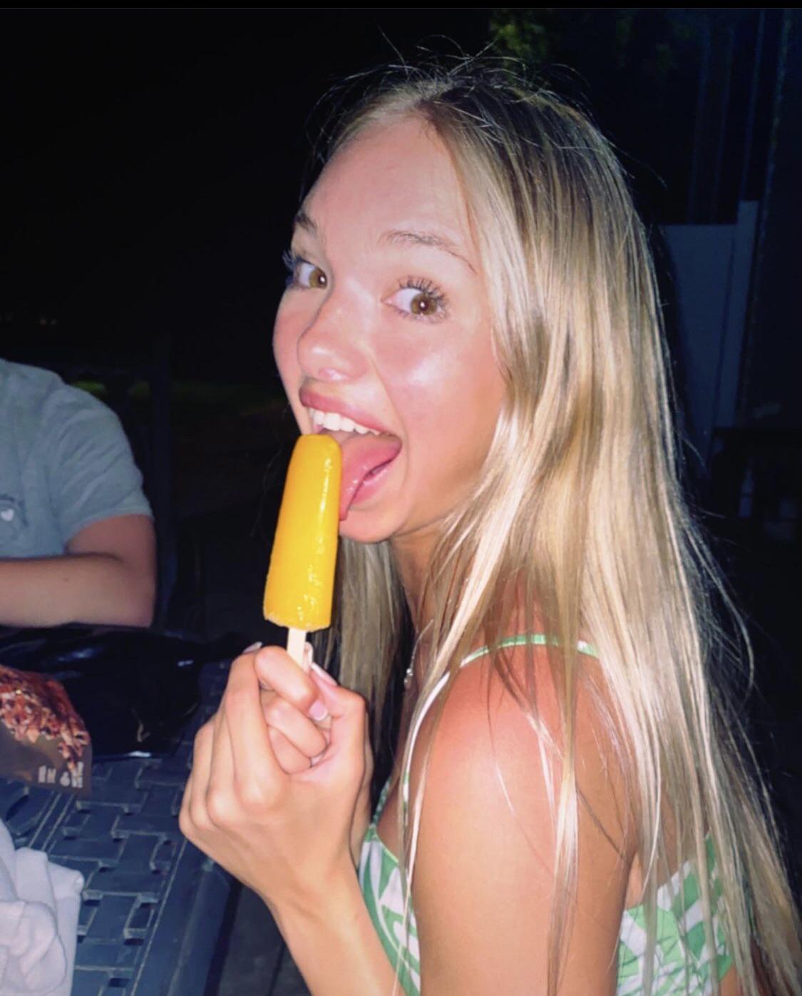 Popsicle party | Scrolller