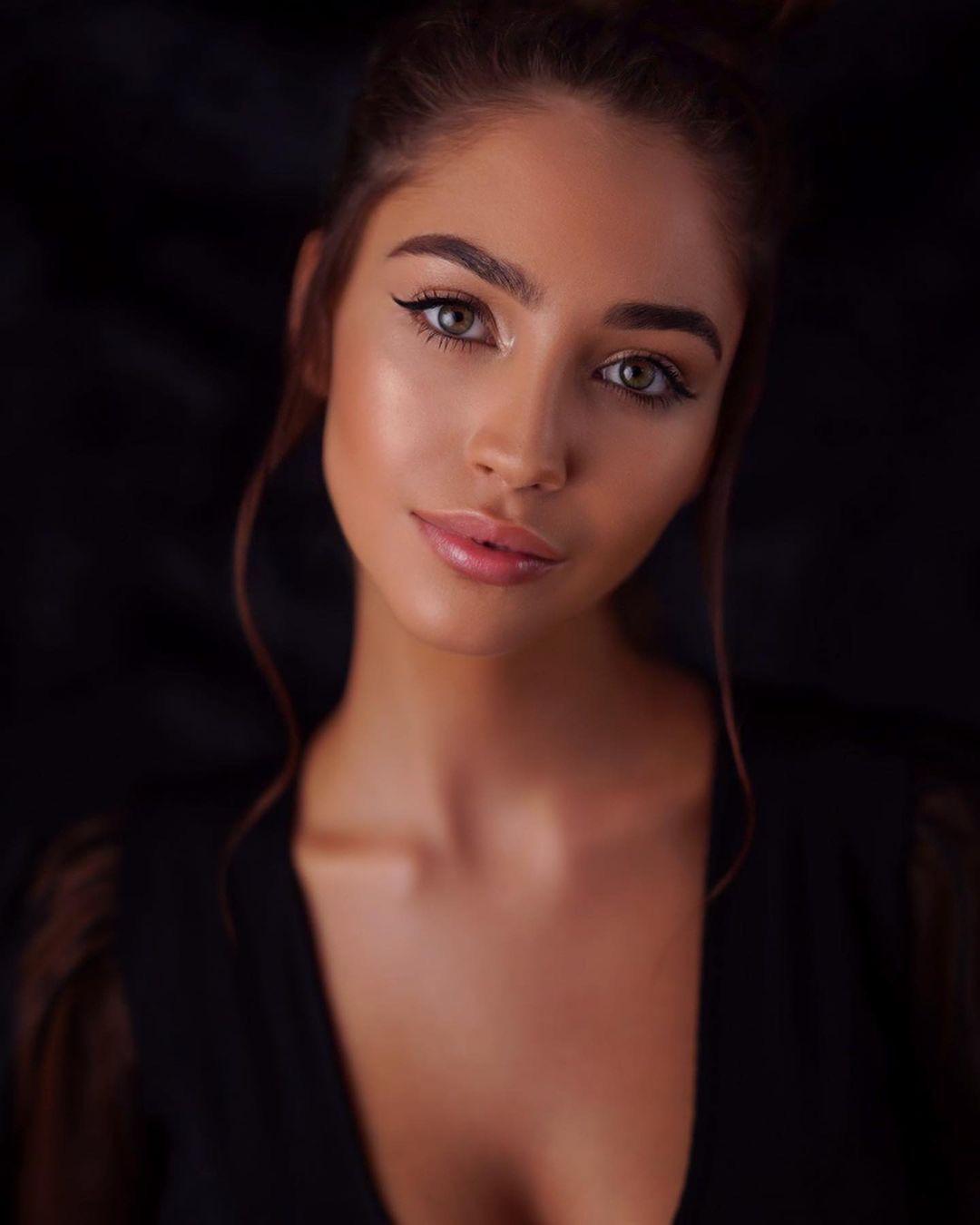 Portrait | Scrolller