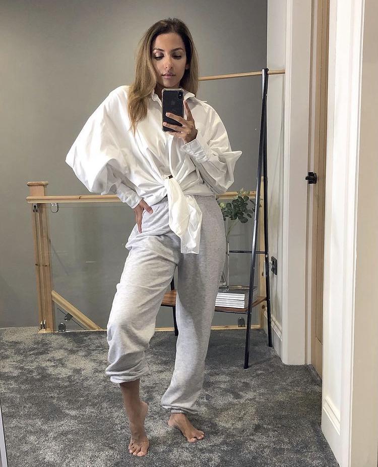 Poser 🤤 ️ | Scrolller