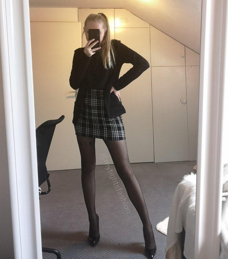 Posing slag | Scrolller