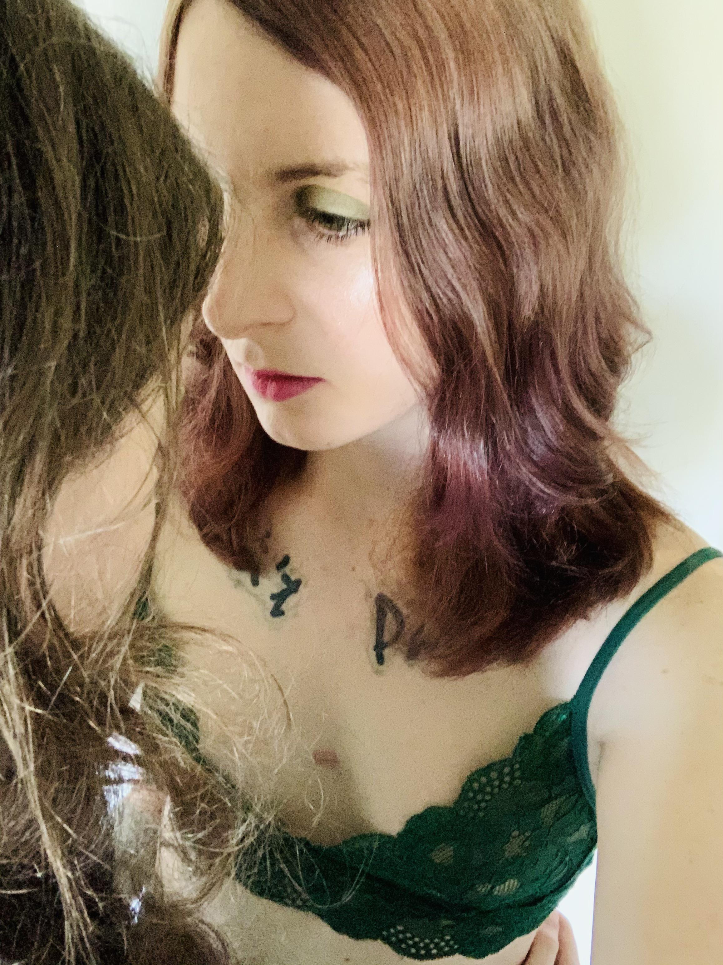 Posting pics of my friend and I fooling around tonight 💕 Sub quick and get a big discount 💰 😘 ...