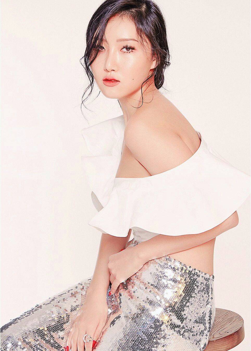 Posting pictures of Hwasa till her Birthday: Day -87 | Scrolller