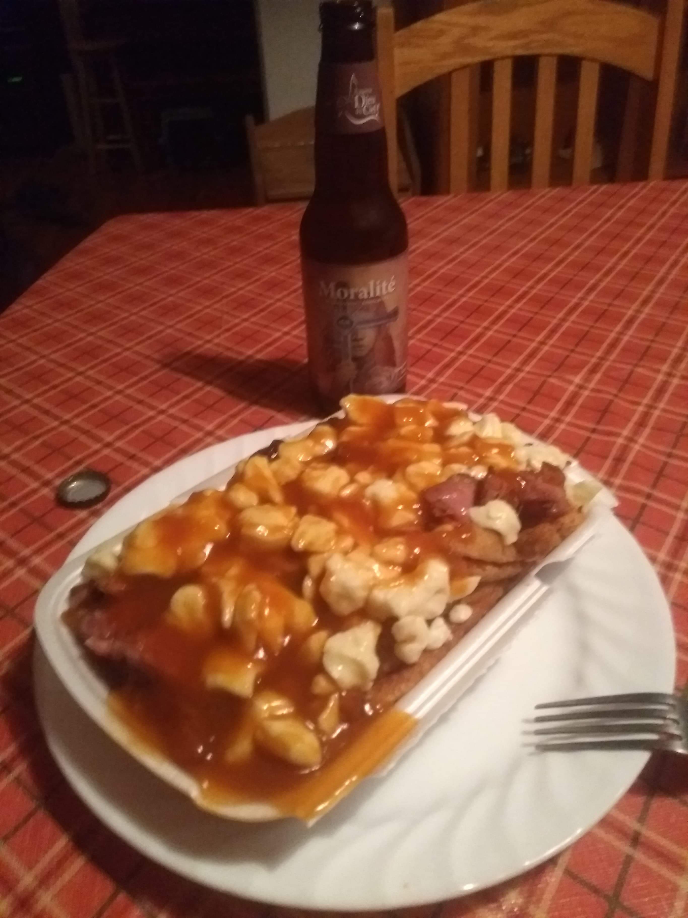 Poutine au smoked meat de la Patate Rouge, Montréal | Scrolller