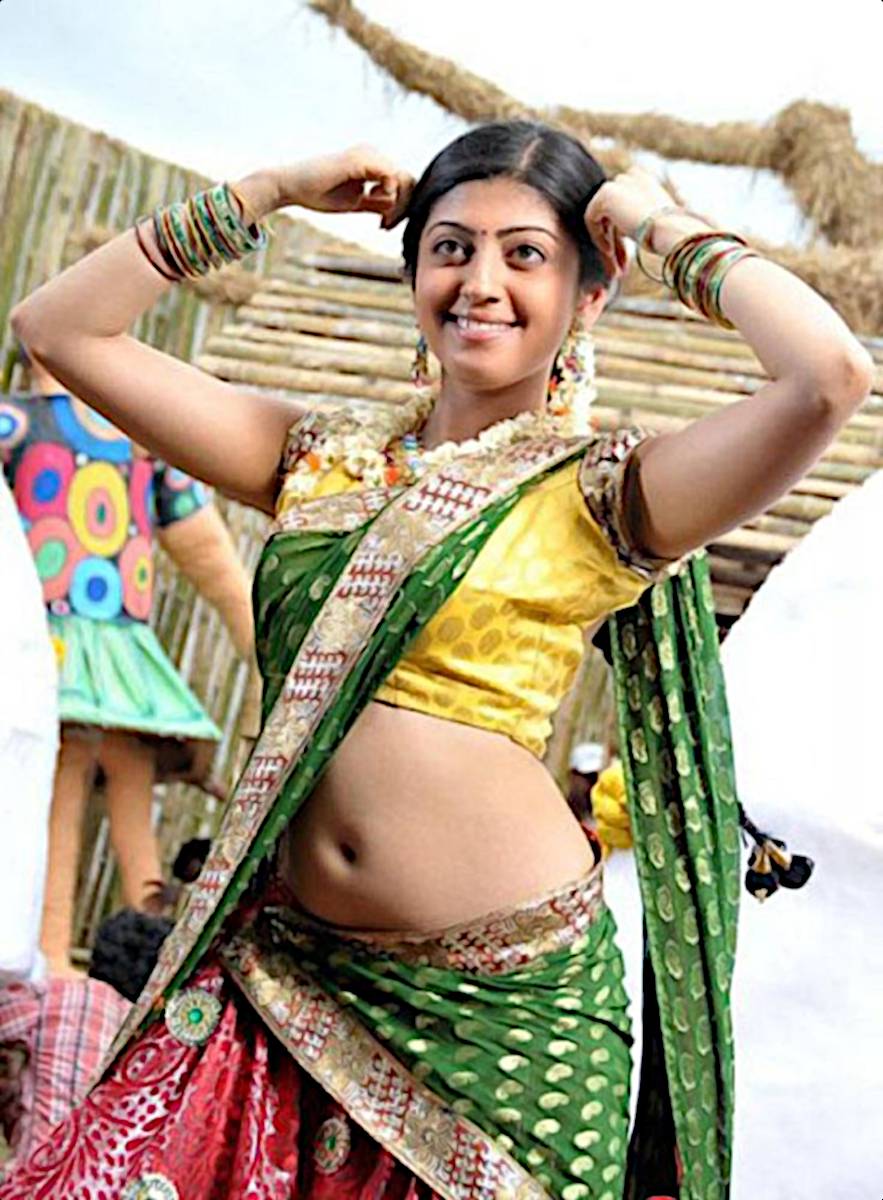 Pranitha - beautiful in saree | Scrolller