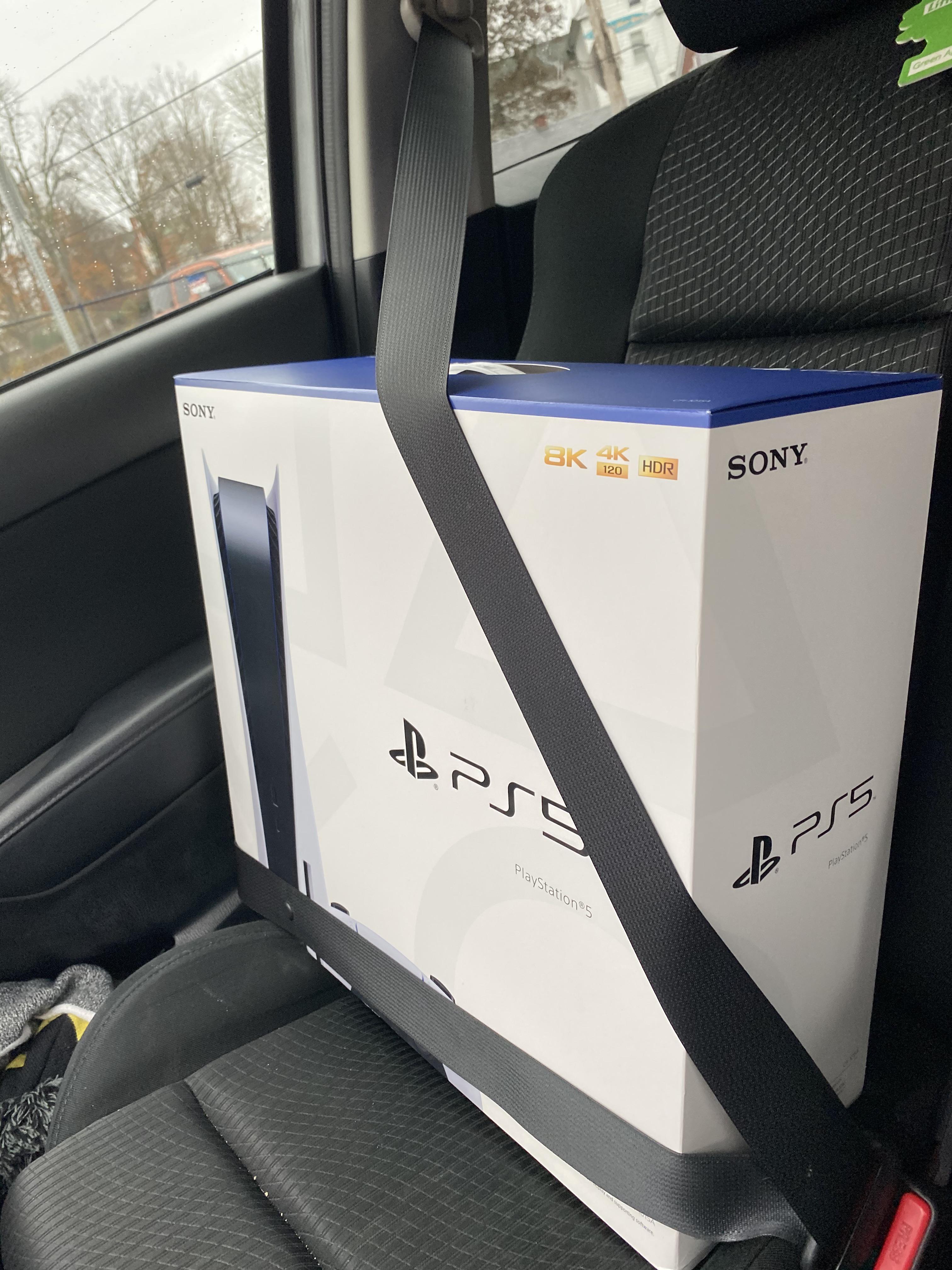 Precious cargo! All aboard! | Scrolller