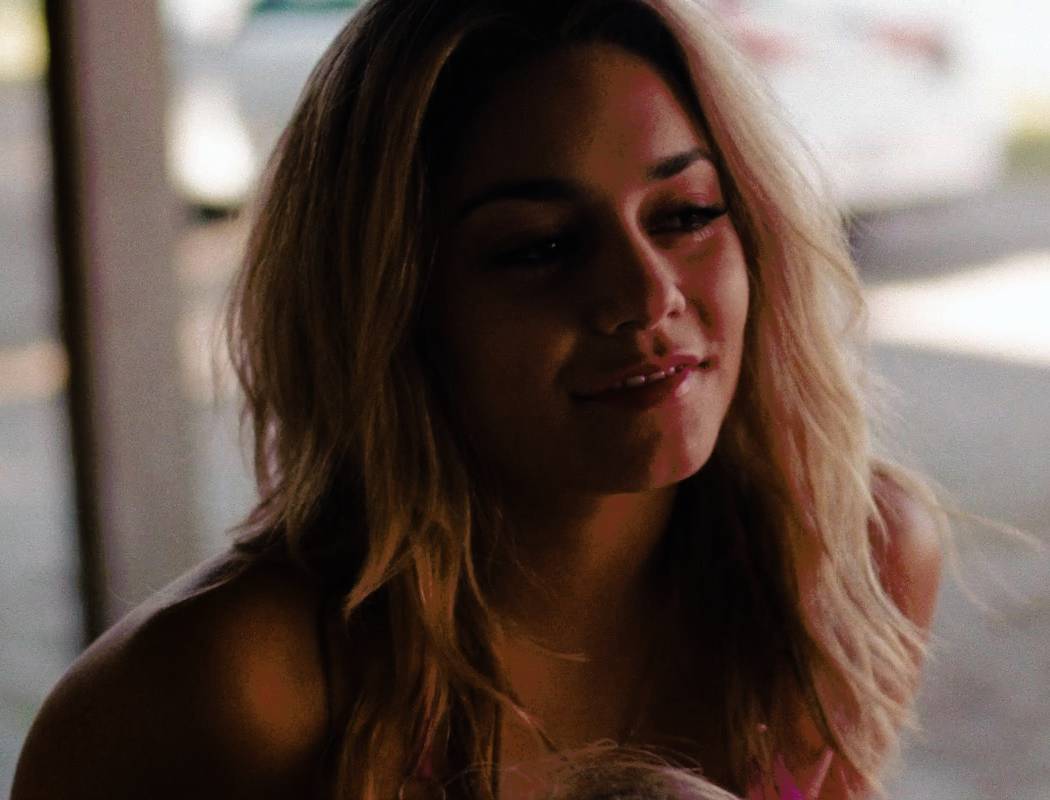 Pretty Blonde [Spring Breakers] | Scrolller