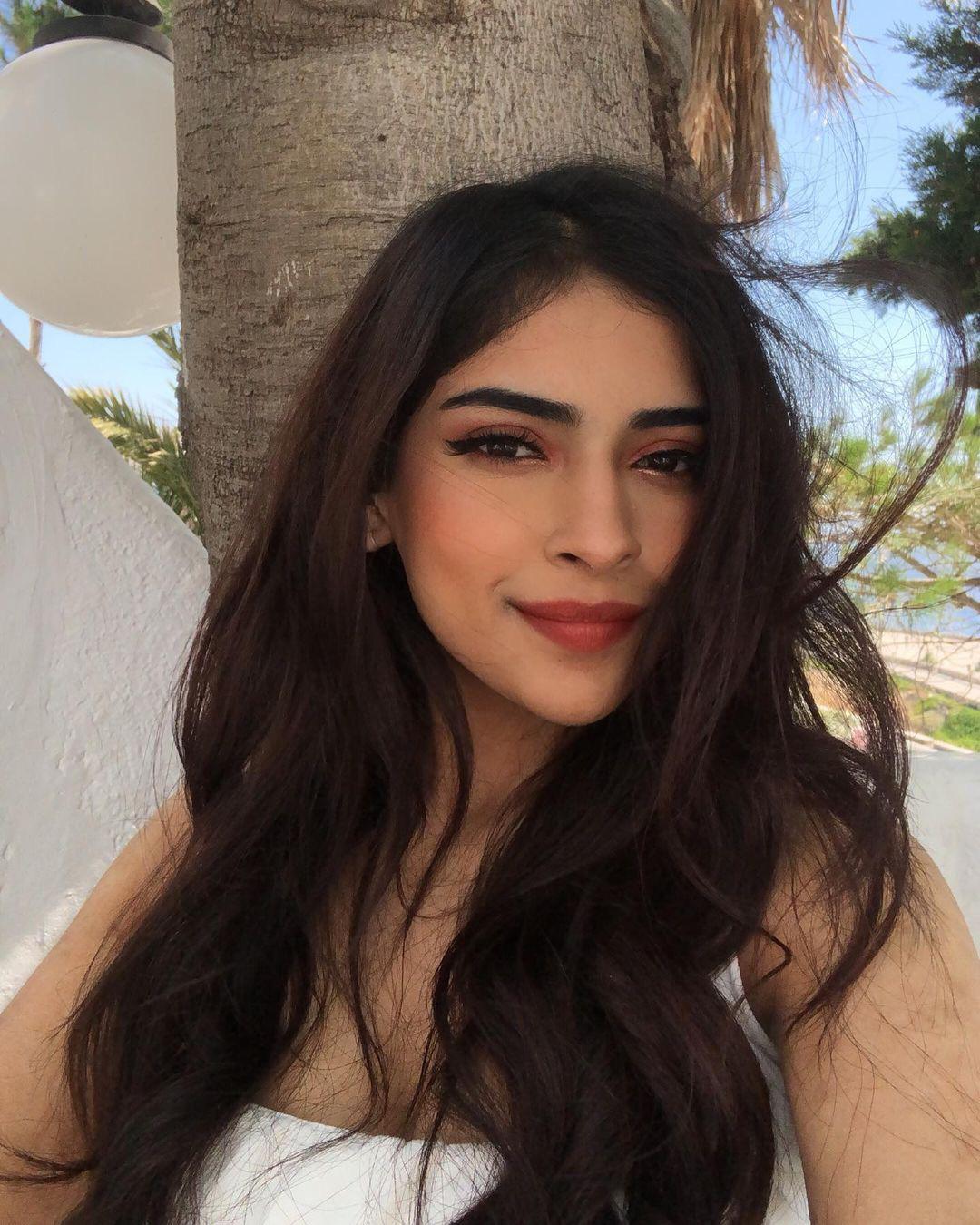 Pretty Desi smile 😍 | Scrolller