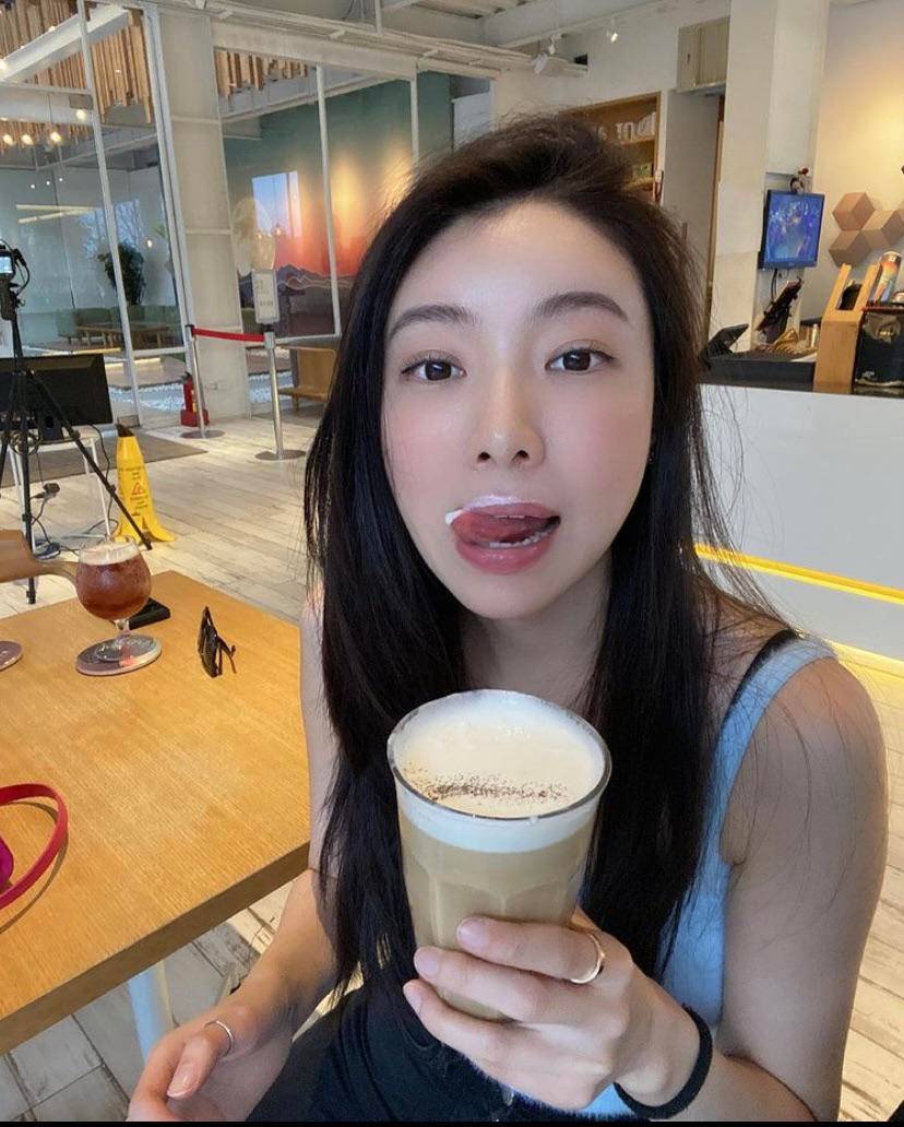 “Pretty | Scrolller