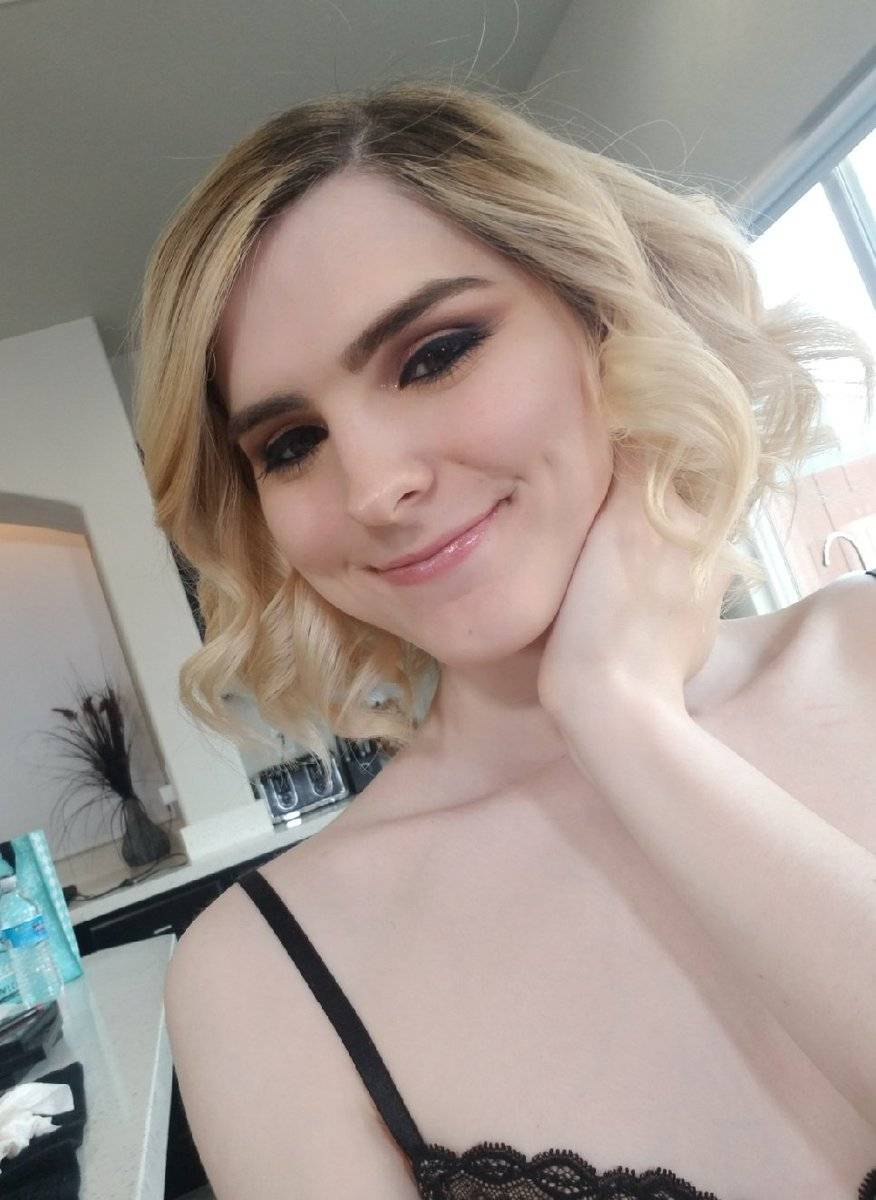 Pretty Ella | Scrolller