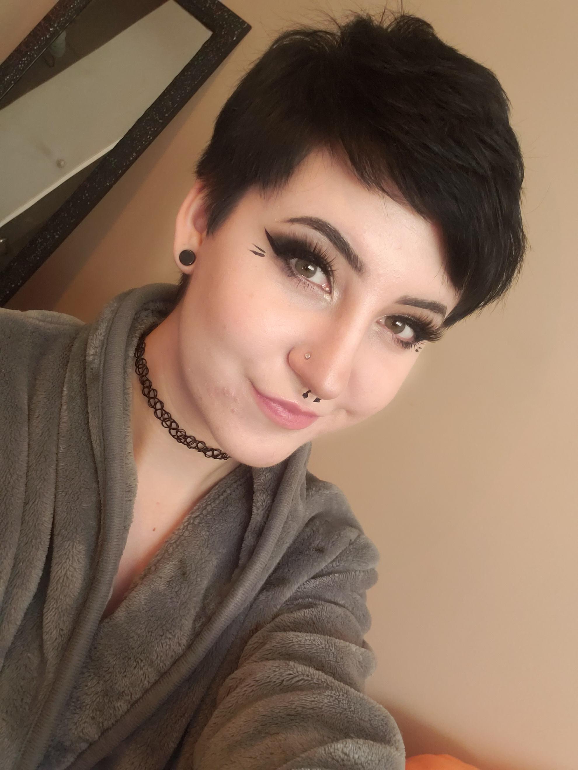 Pretty eyes (OC) | Scrolller