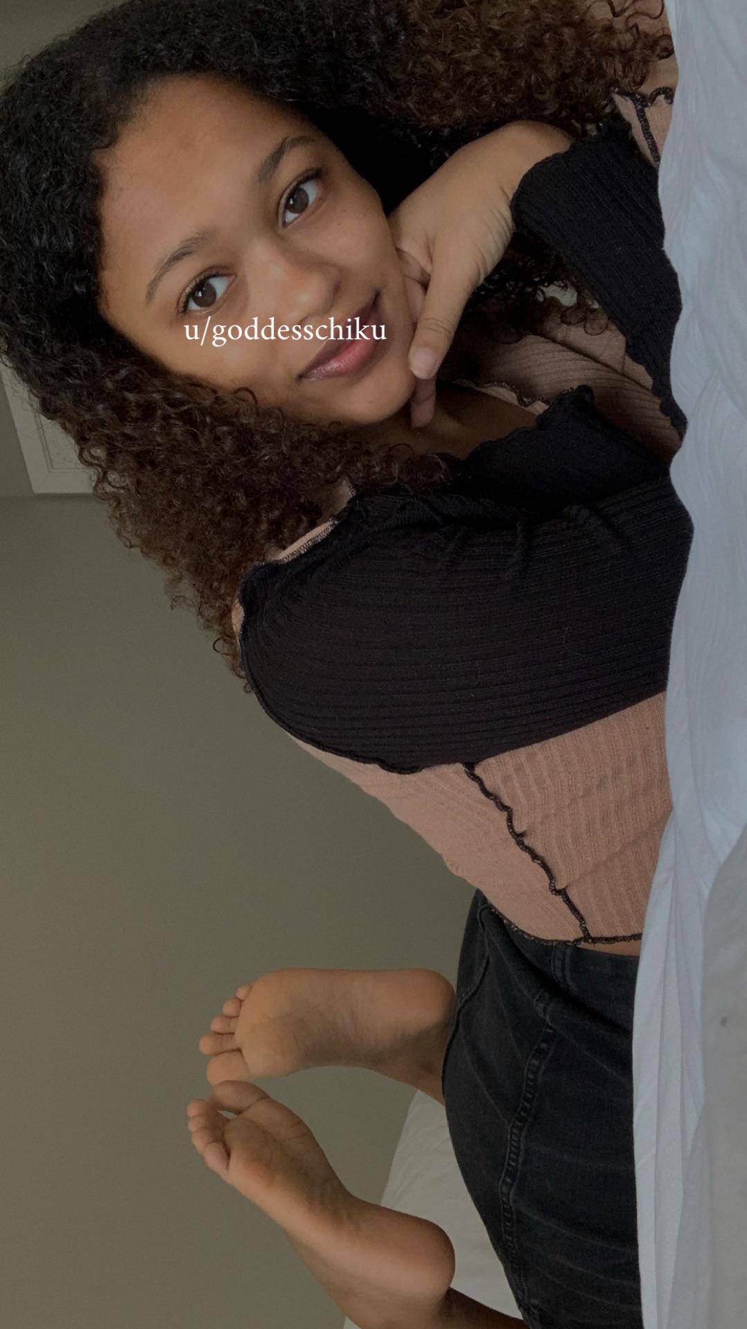 Pretty face and pretty soles too | Scrolller