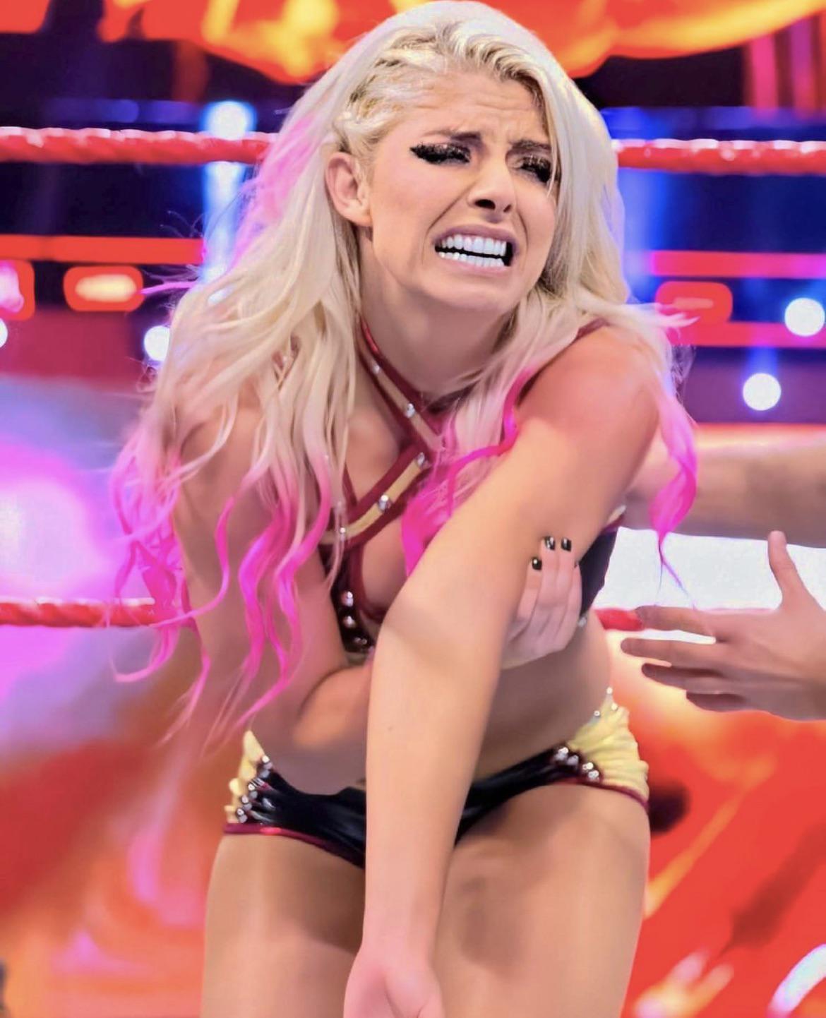 Pretty face of agony | Scrolller