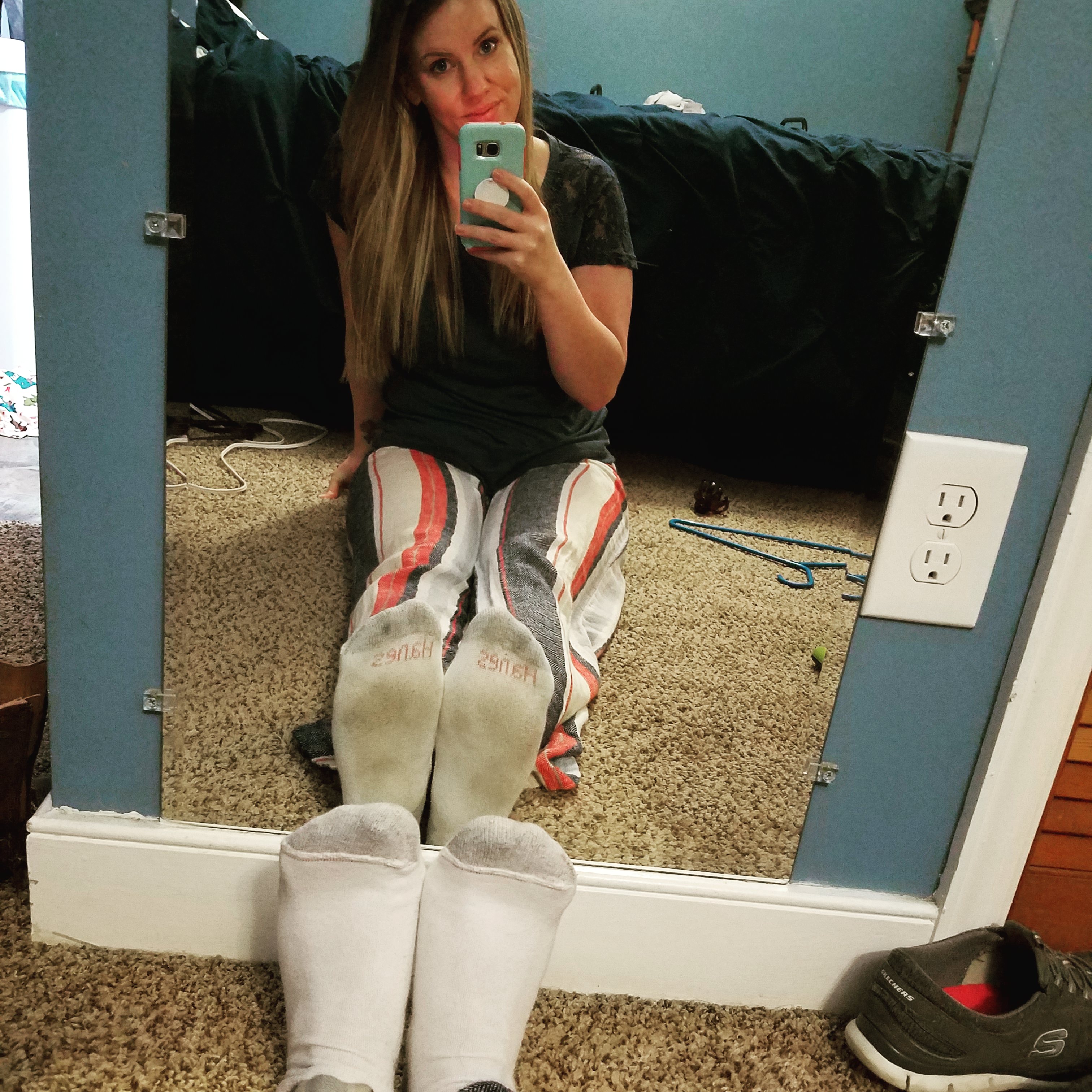 Pretty girl, smelly socks | Scrolller