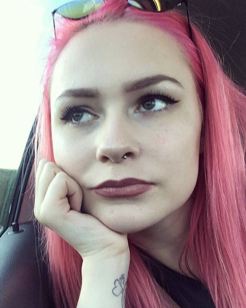 Pretty in pink | Scrolller