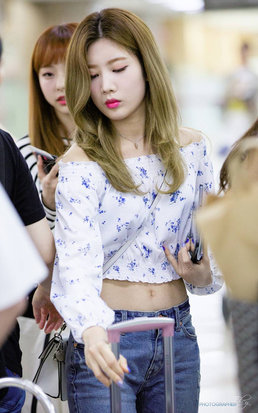 Pretty Lip | Scrolller