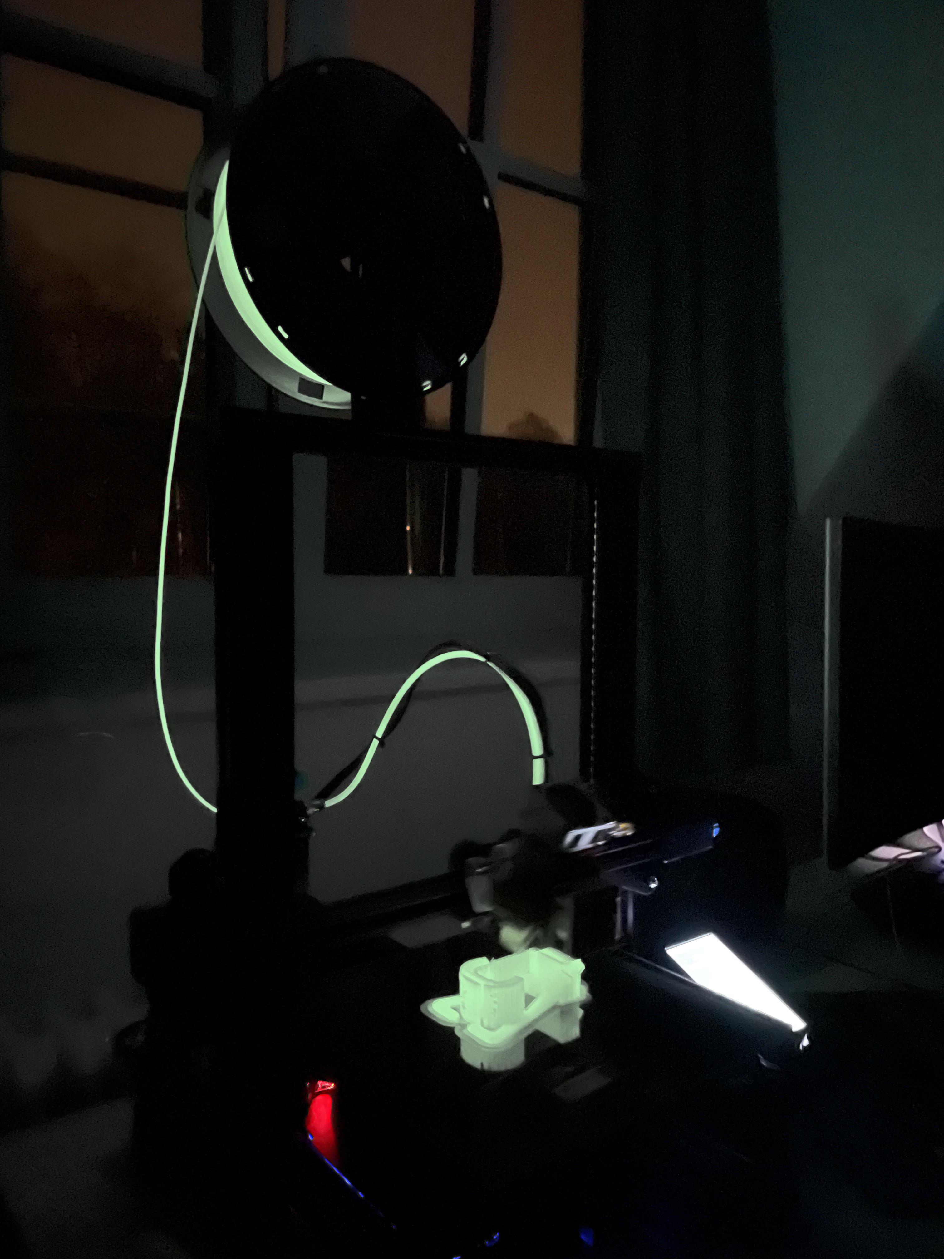 Printing in the dark with the Glow Green PLA filament | Scrolller
