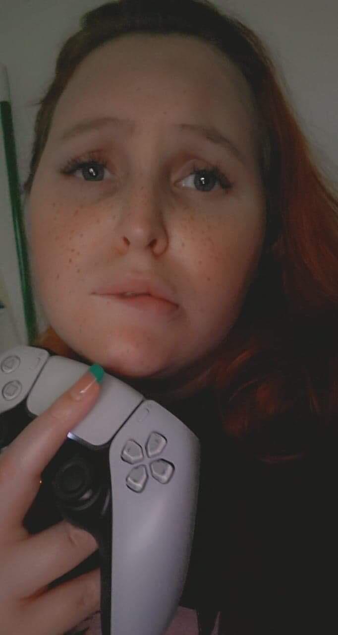 Probably play some games while my vibrator dose it’s job 😈 | Scrolller