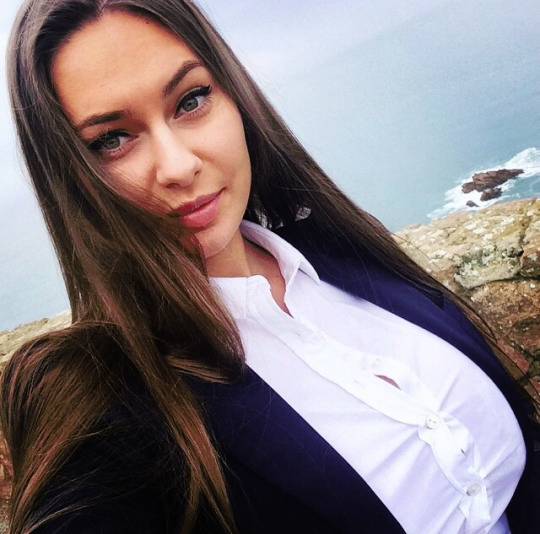 Professional | Scrolller