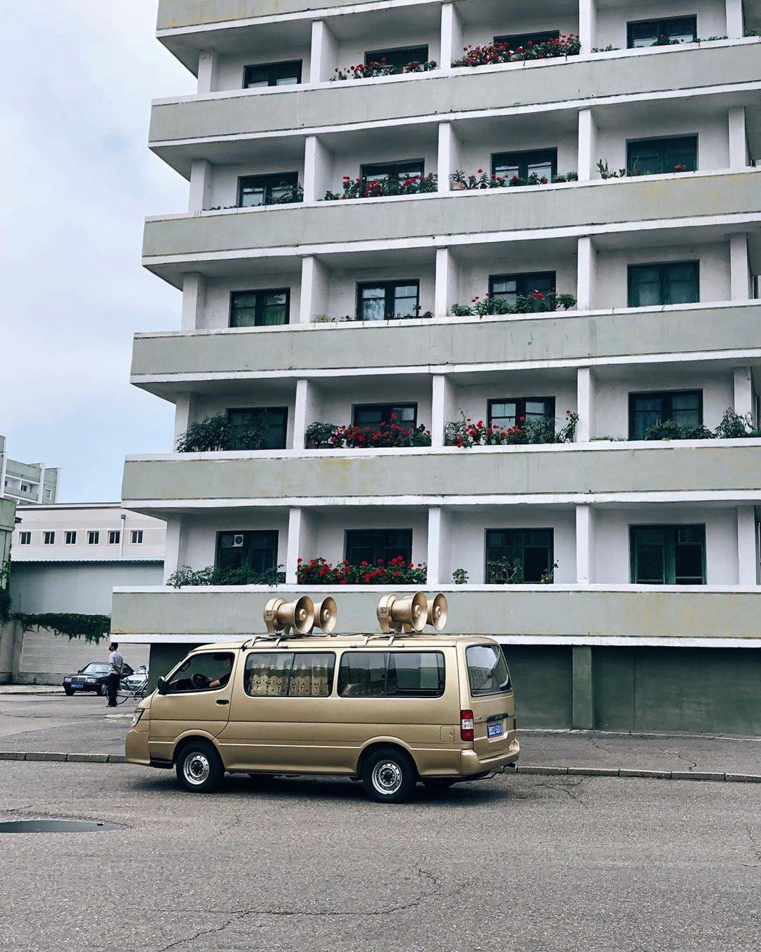 Propaganda Van | Scrolller