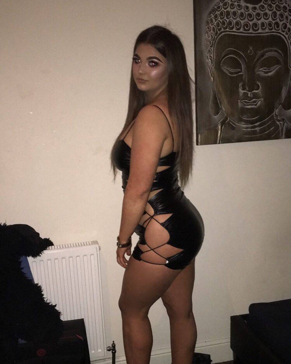 Proper tease | Scrolller