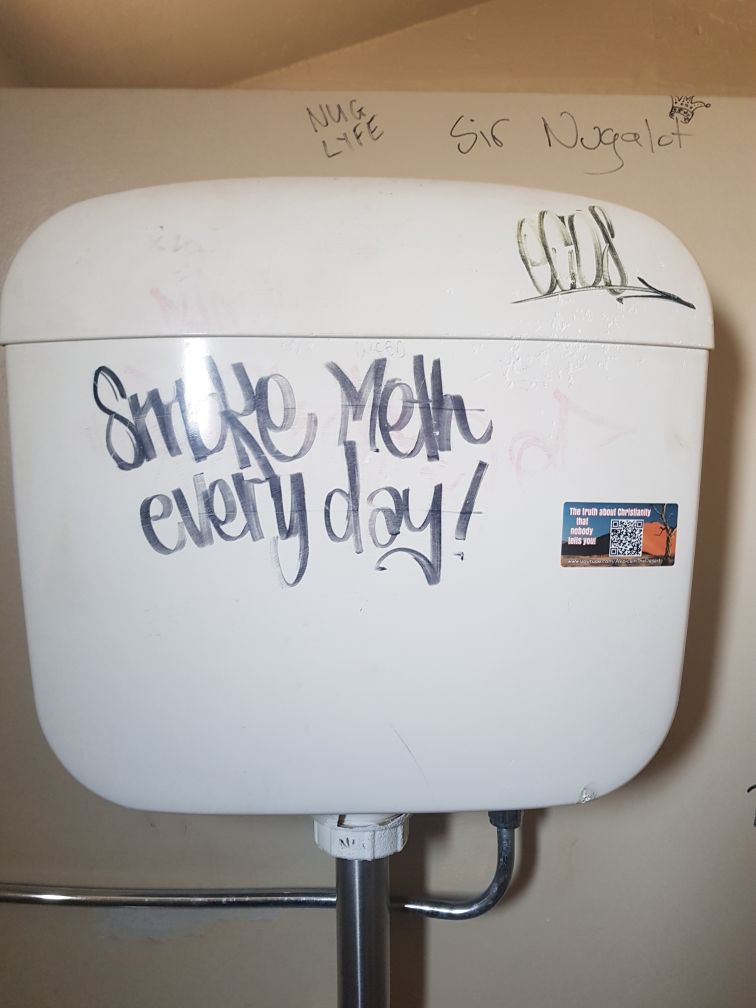 Public restroom offers solid advice | Scrolller