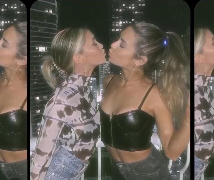 Pucker up [2] | Scrolller