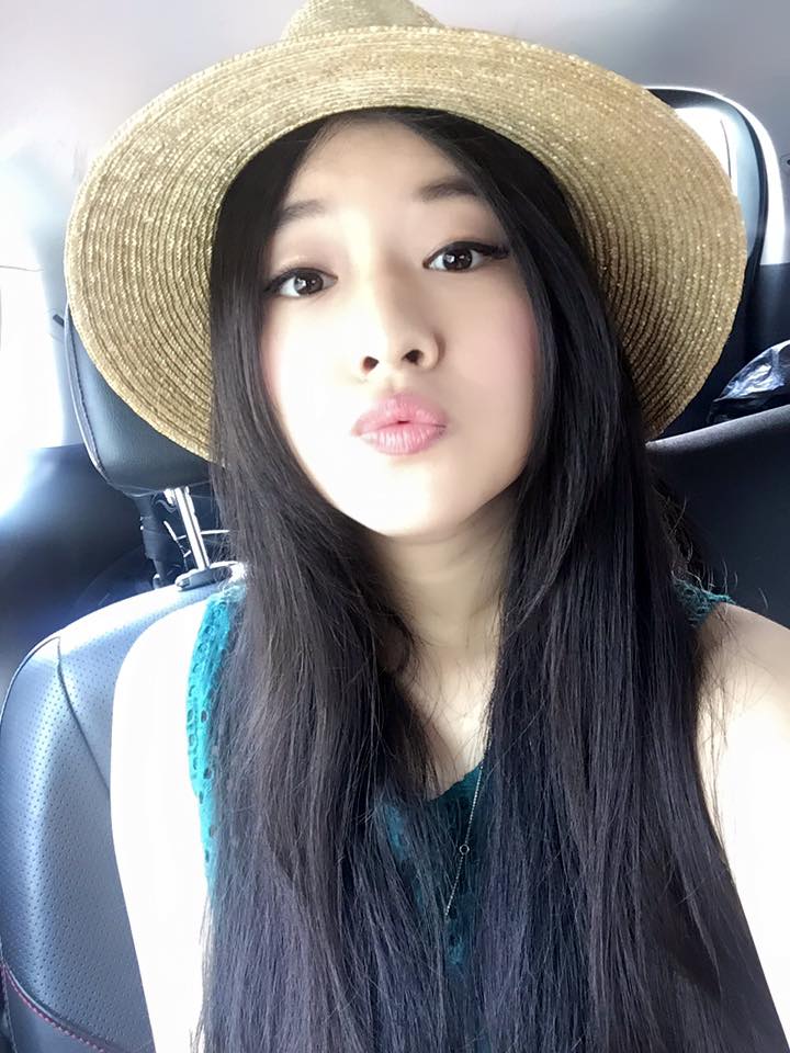 pucker up | Scrolller