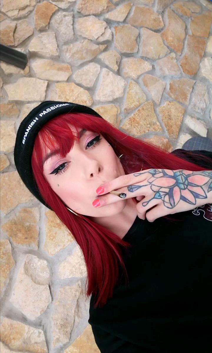 Puff puff pass, who's next? | Scrolller