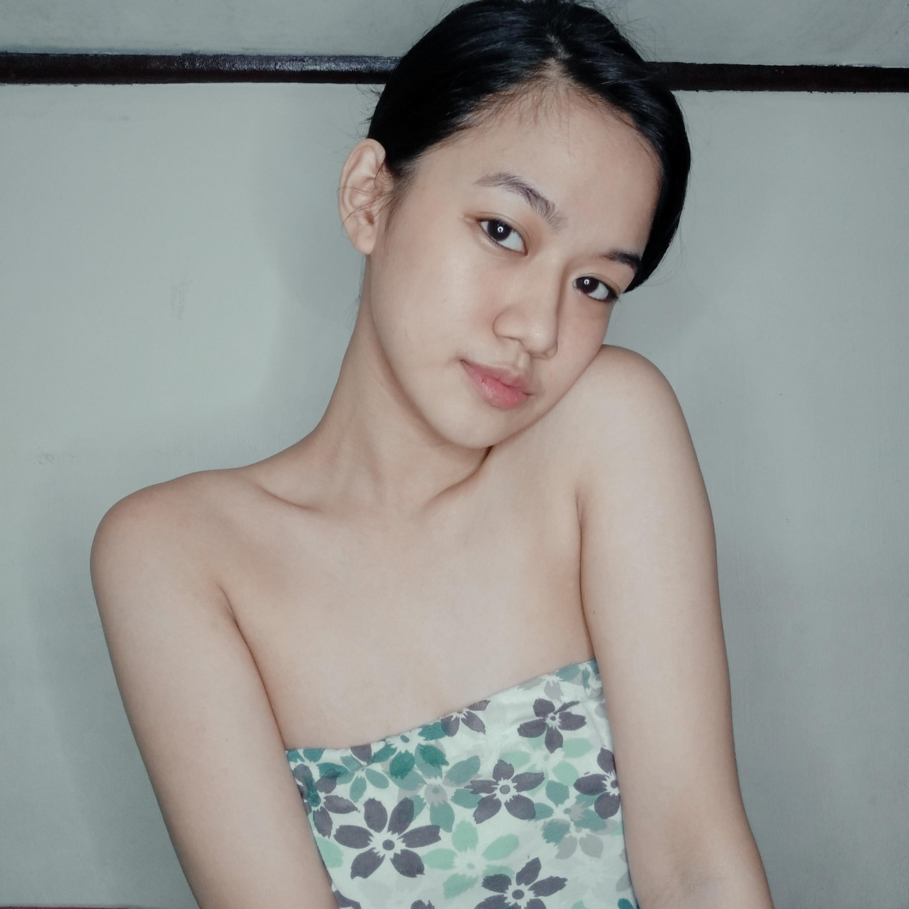 Puffy eyes, bleeding lips and skinny body | Scrolller