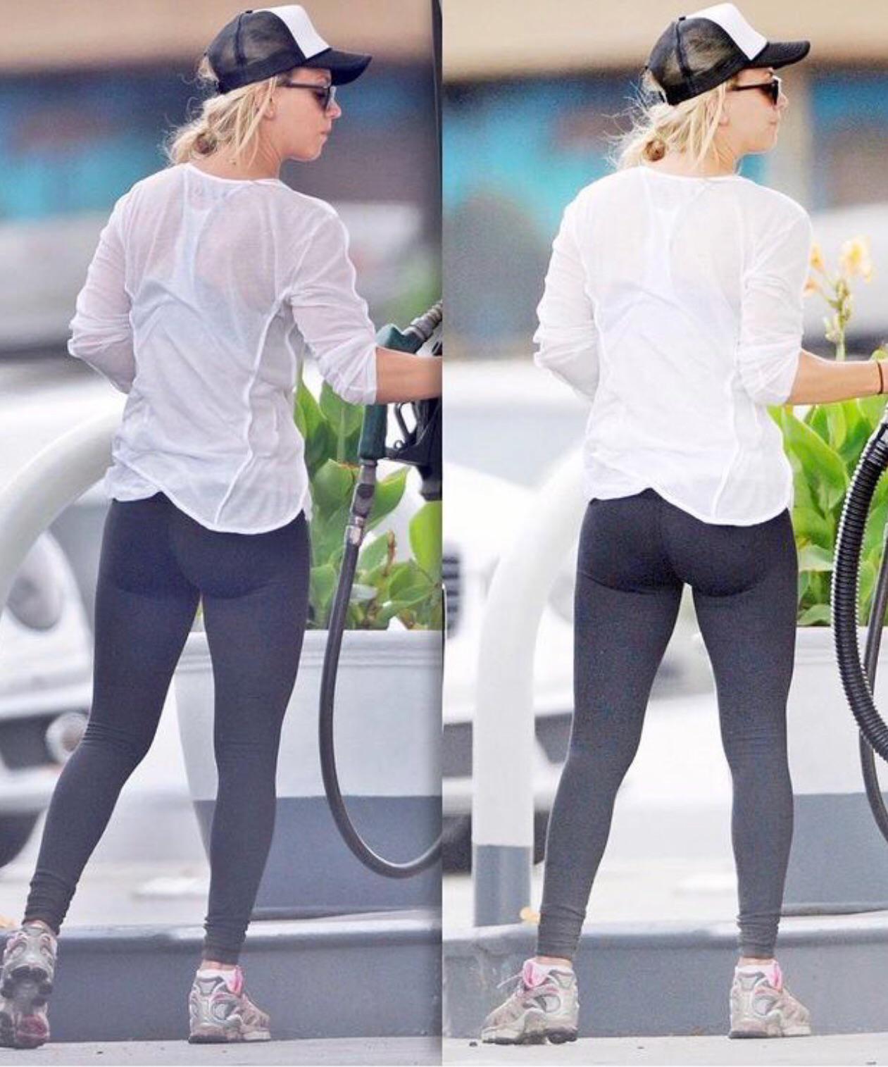 Pumping gas | Scrolller