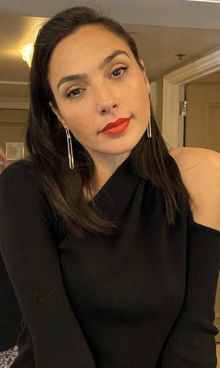 Pumping my cock to Gal Gadot always makes me feel heavenly mmm. | Scrolller