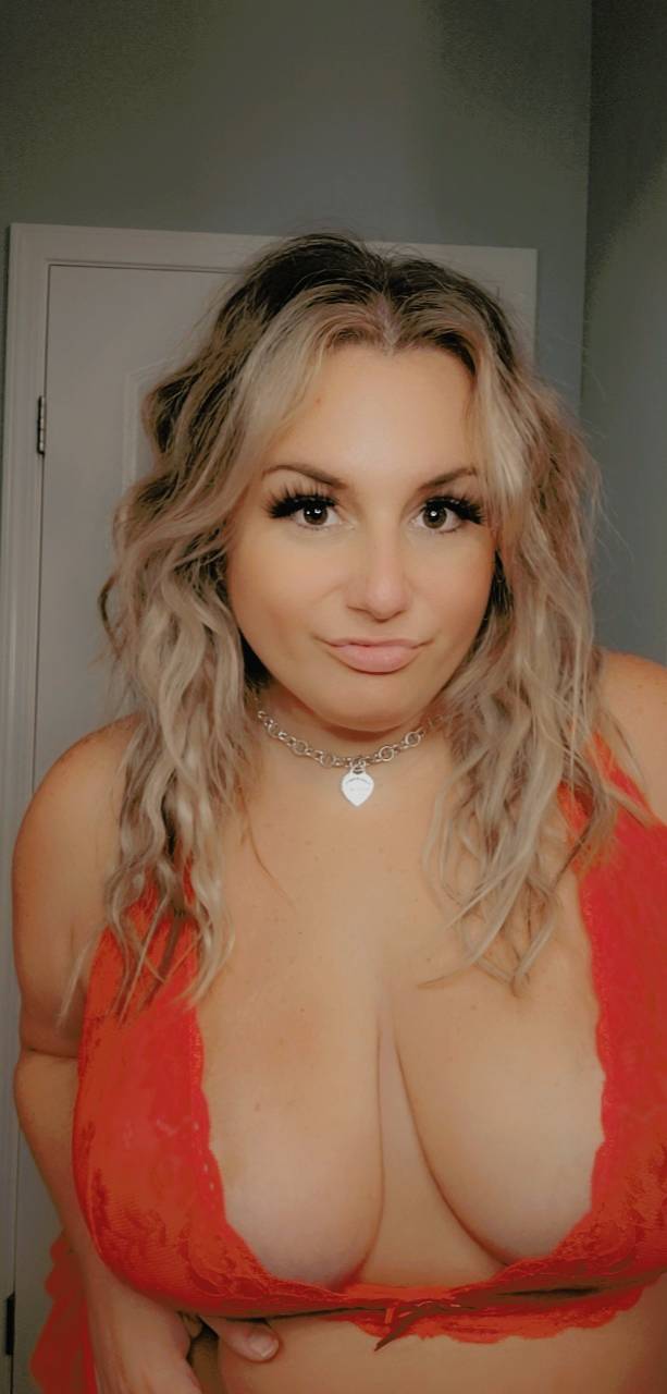 Describe me using 3 words 🤔... | Scrolller