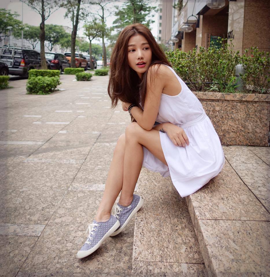 Discover more like Nextdoorasians: qt and Related Content | Scrolller