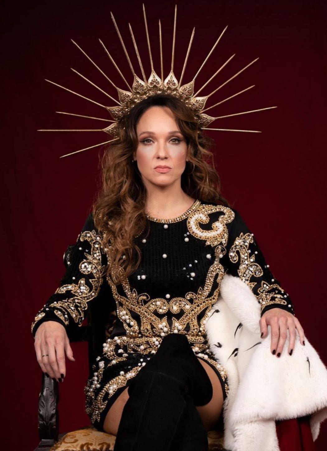 Queen Caro | Scrolller