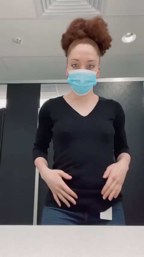 Quick flash on my 10 min break☺️[F] | Scrolller