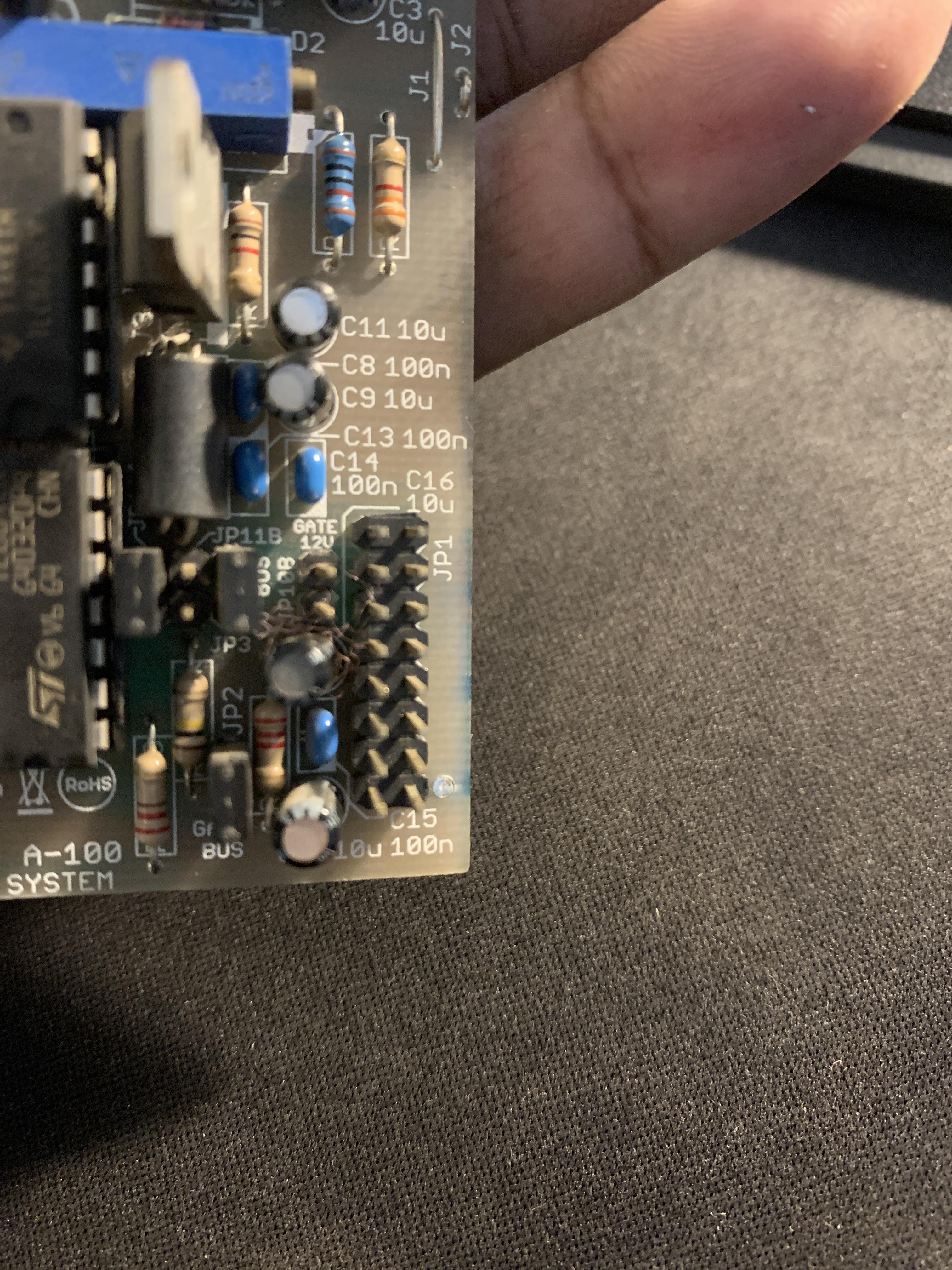 Quick question, do I align the power cable on the doepfer 190-3 ? | Scrolller