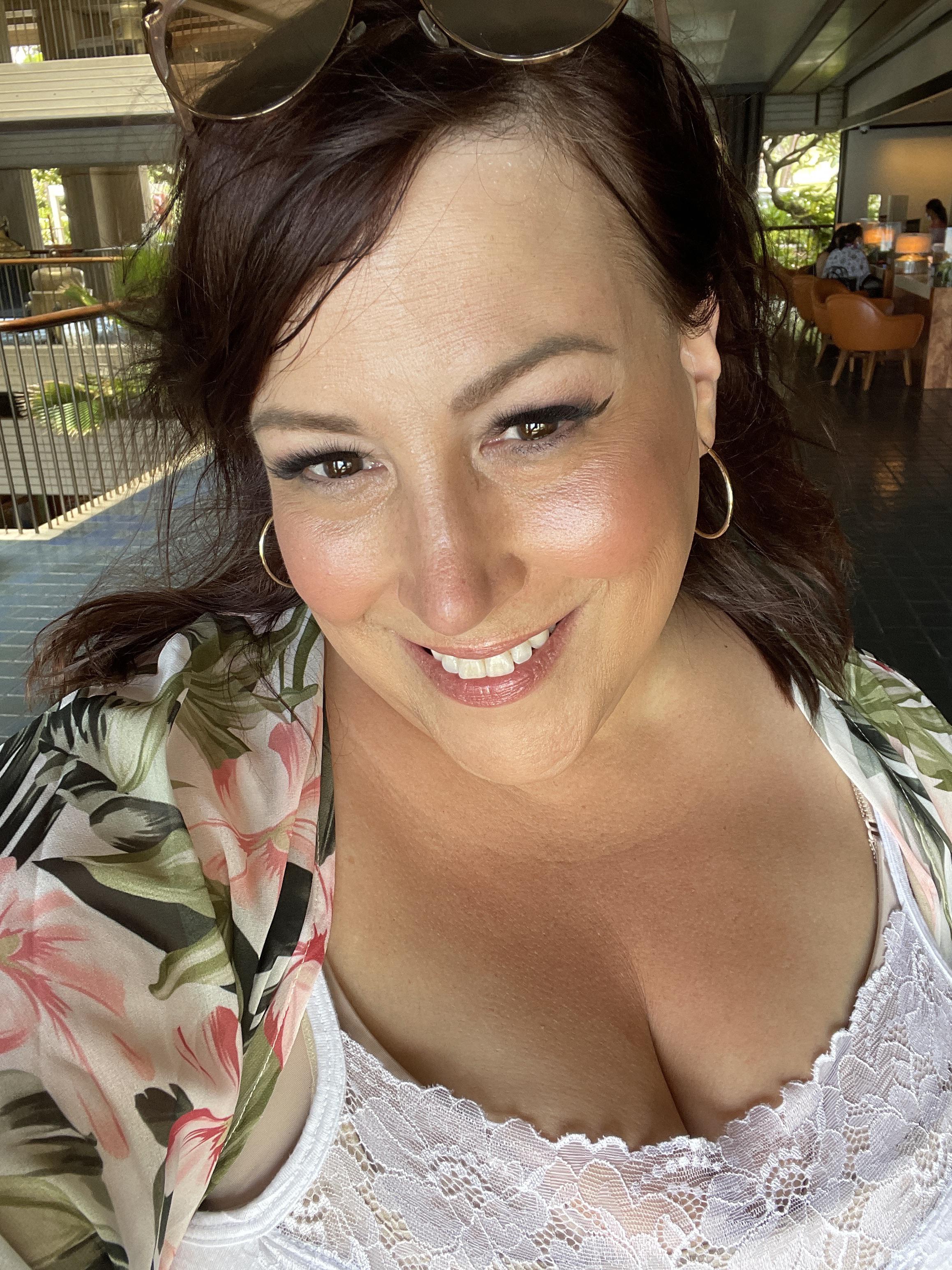 Quick selfie at Mauna Kea Resort. Amazing place! Vacation mode activated! | Scrolller