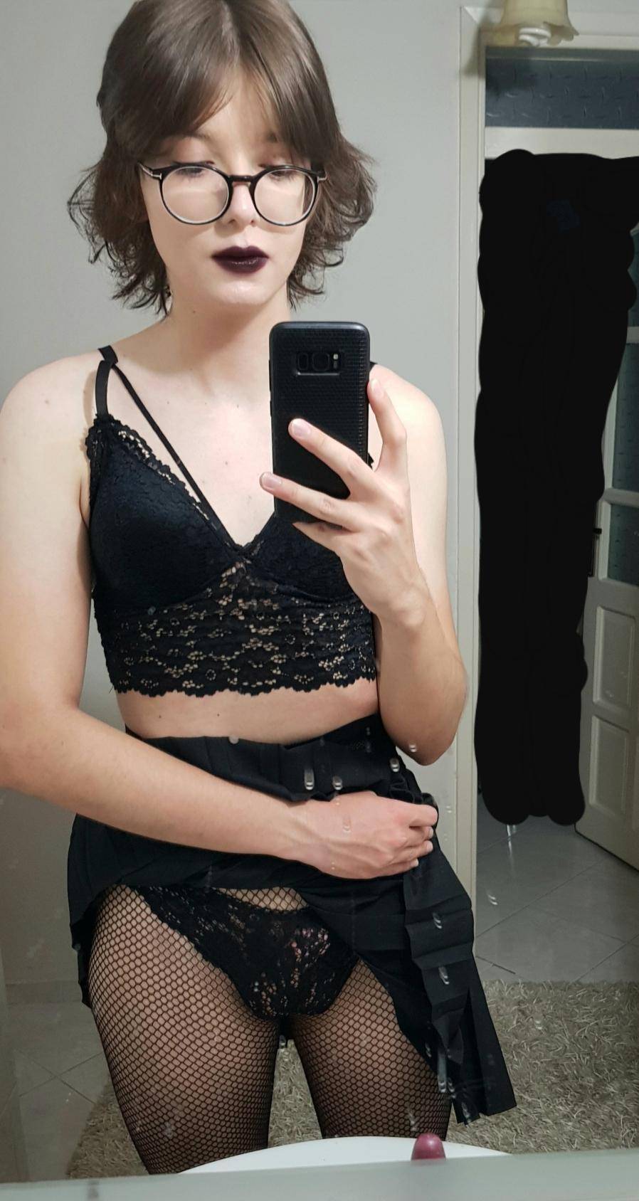 Quiet, it's sleeping | Scrolller