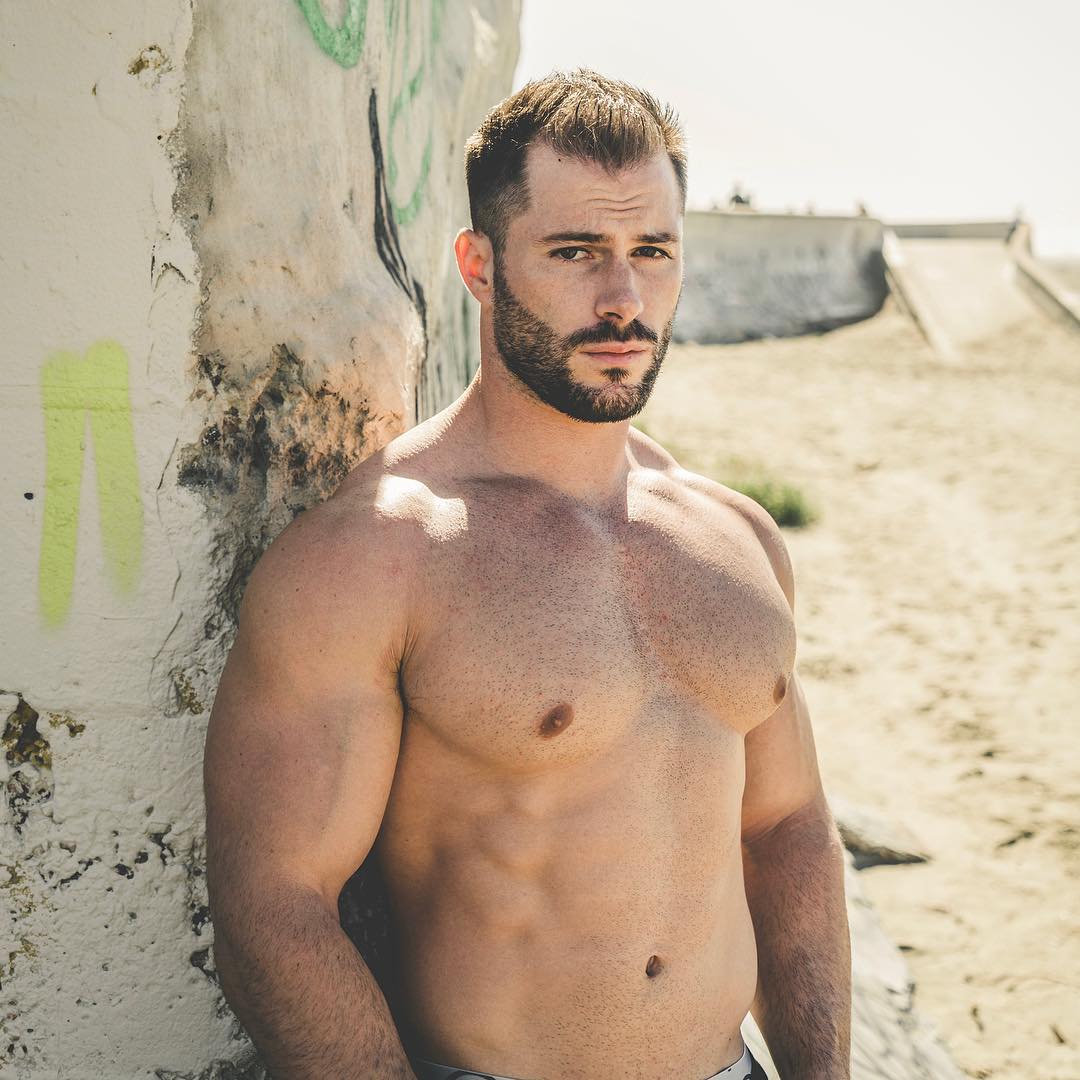 Quin Bruce | Scrolller