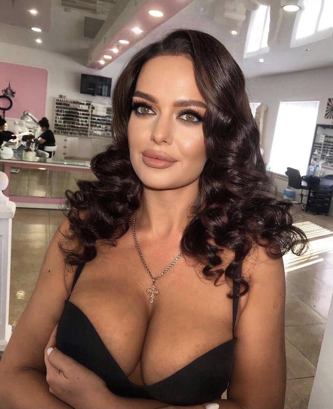 Quite top heavy | Scrolller