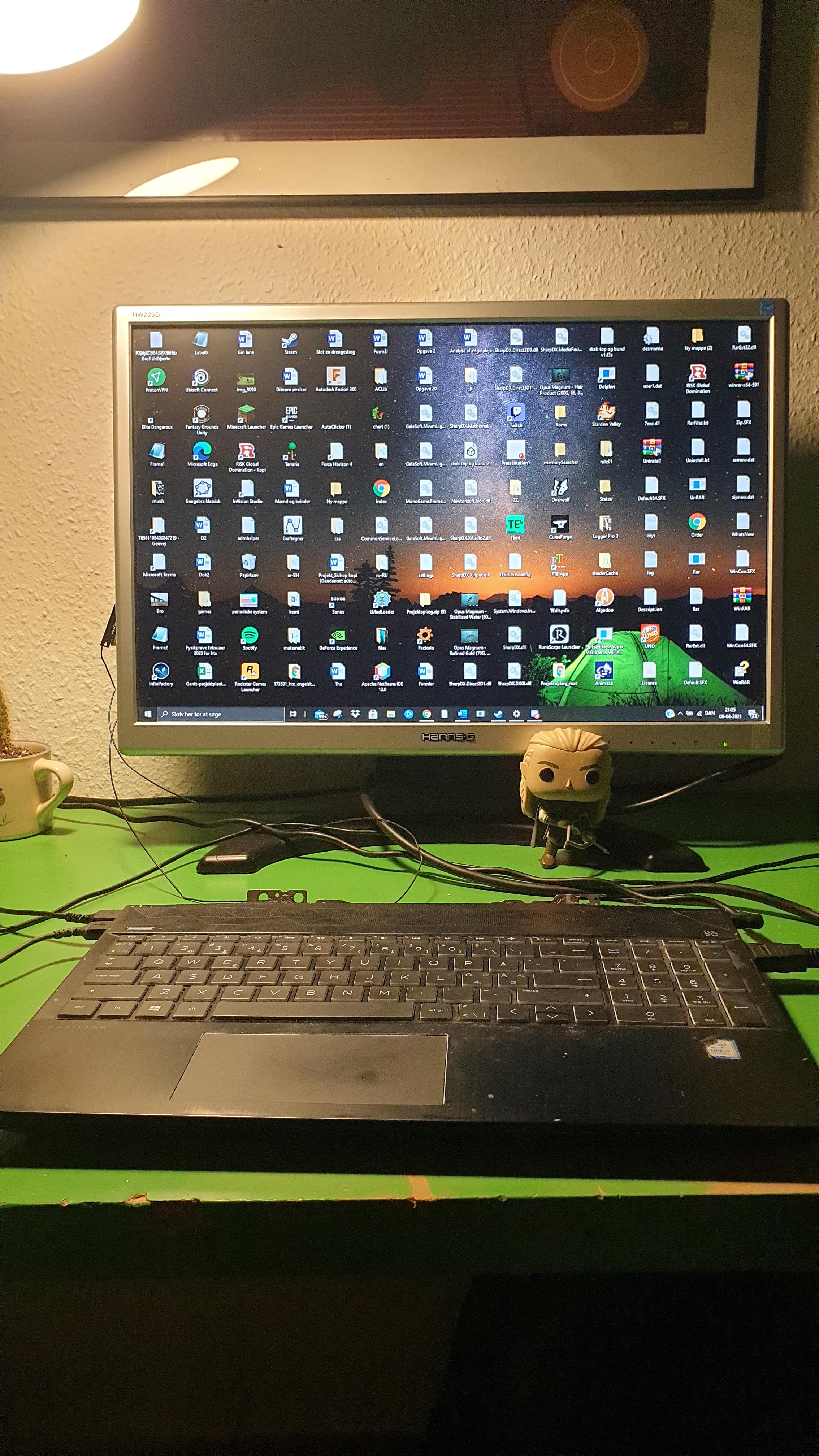 R8 my setup | Scrolller