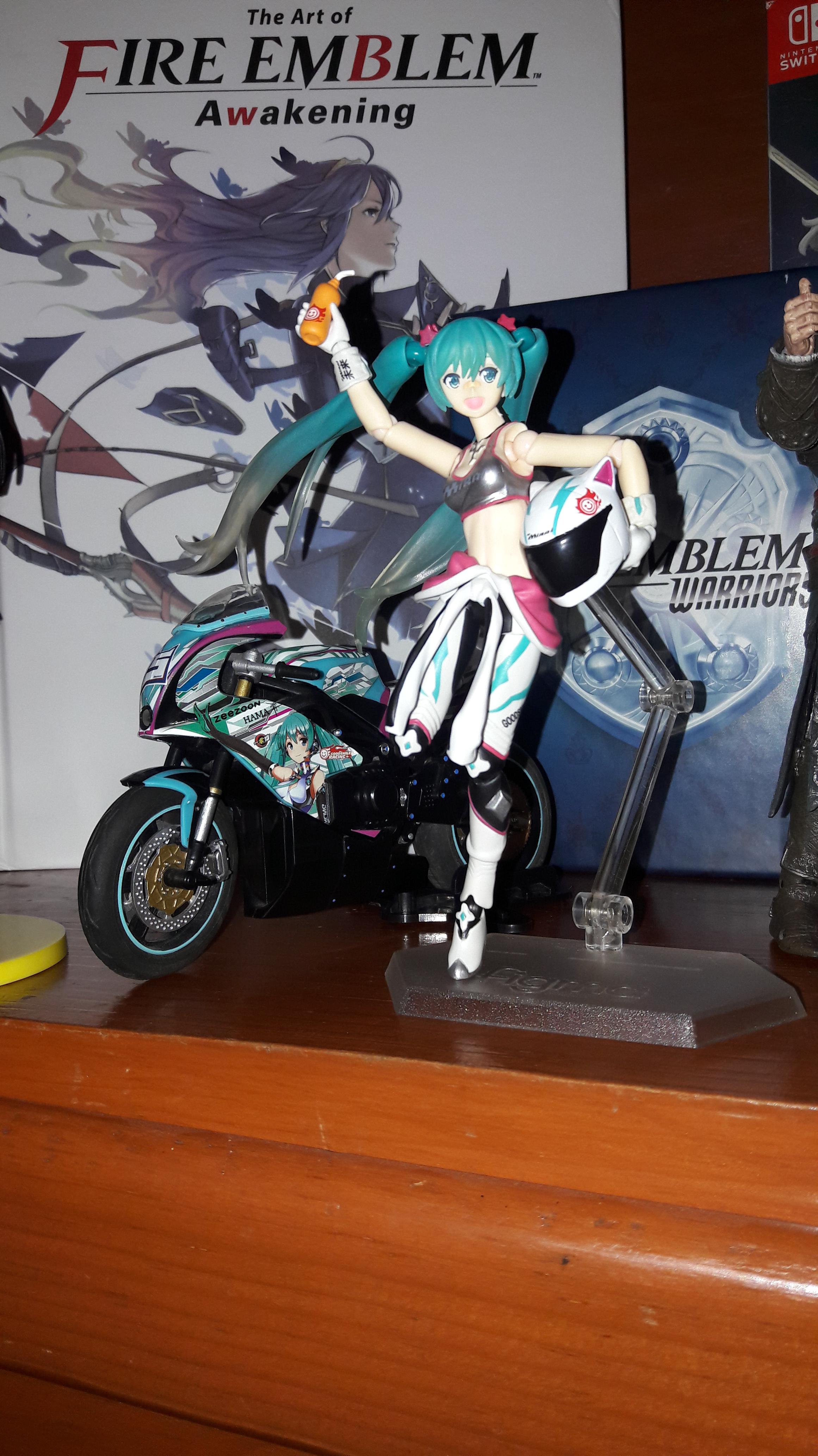 Racing Miku 2013 | Scrolller