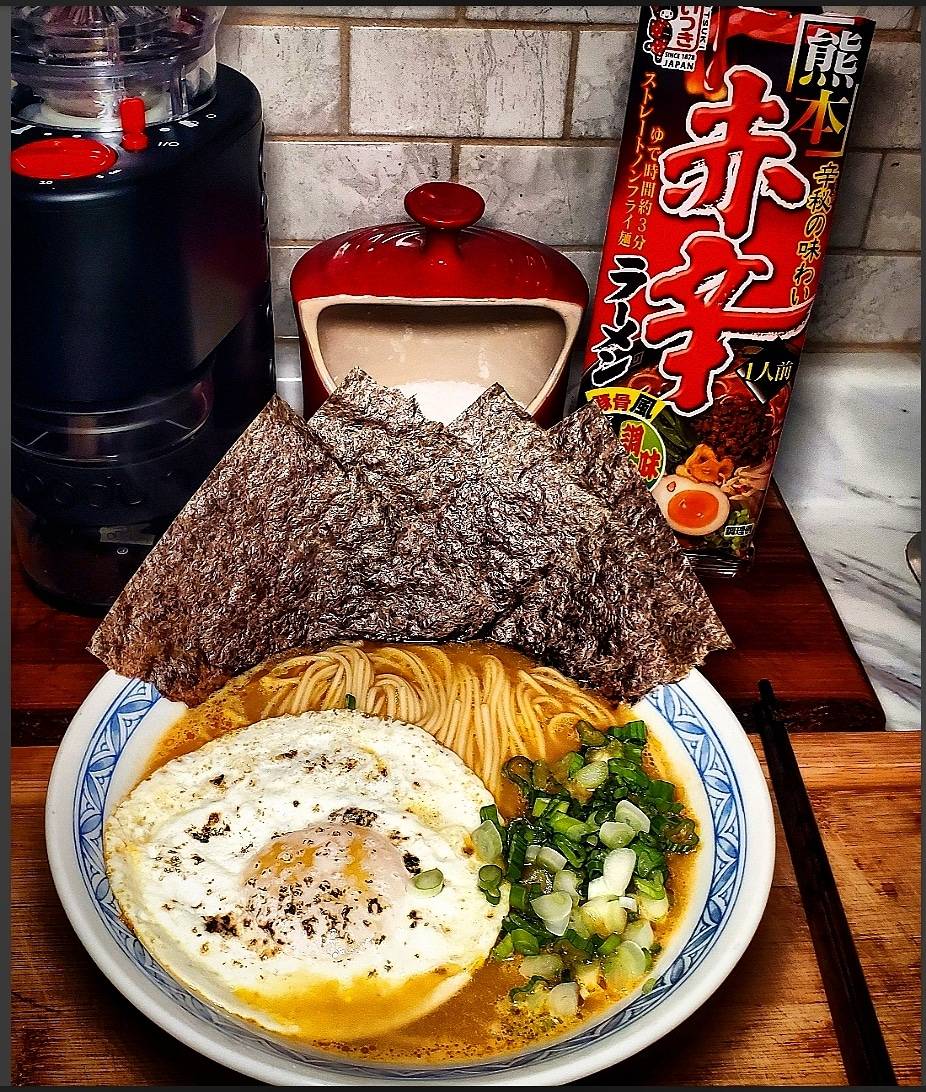 rainy day instant ramen | Scrolller