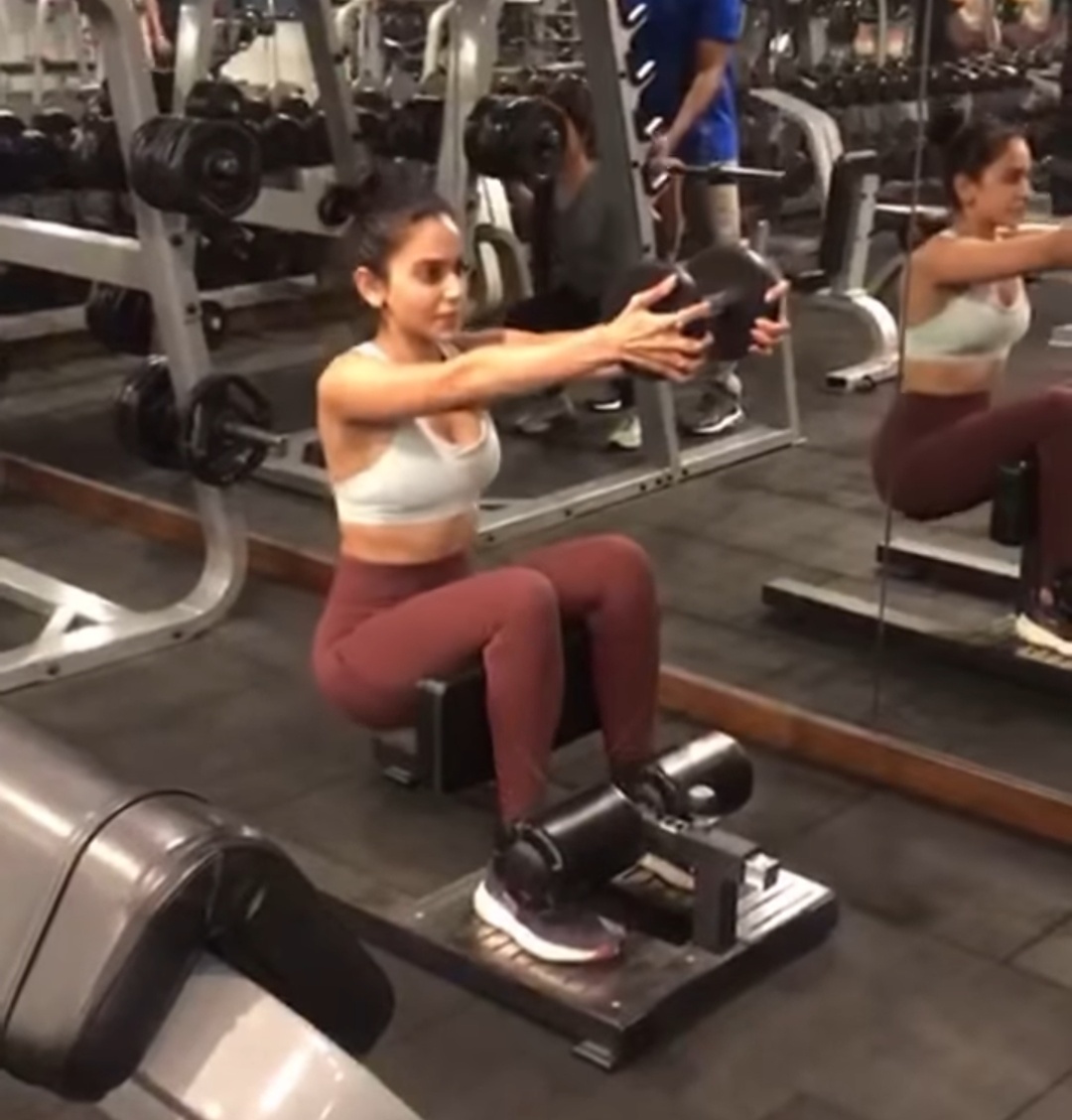 Rakul Scrolller