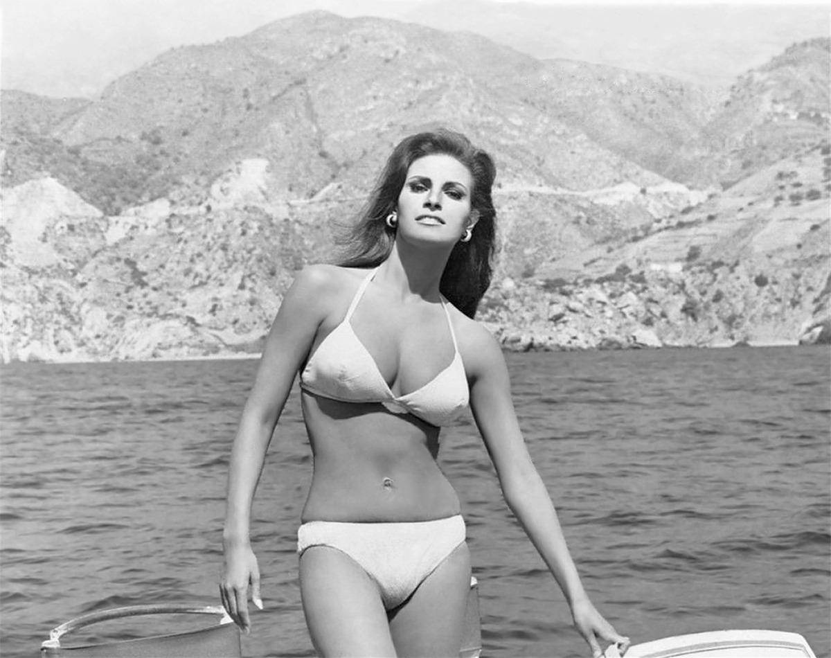 Raquel Welch / 'Fathom' - 1967 | Scrolller