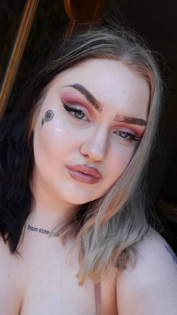 rate me 1-10 | Scrolller