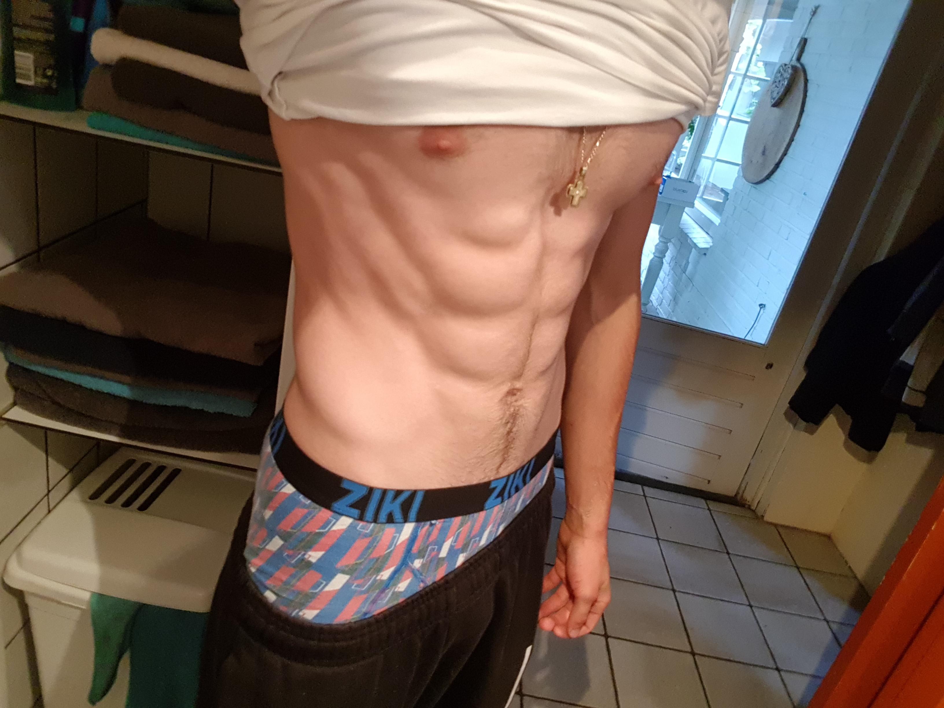 Rate my belly 1-10 | Scrolller