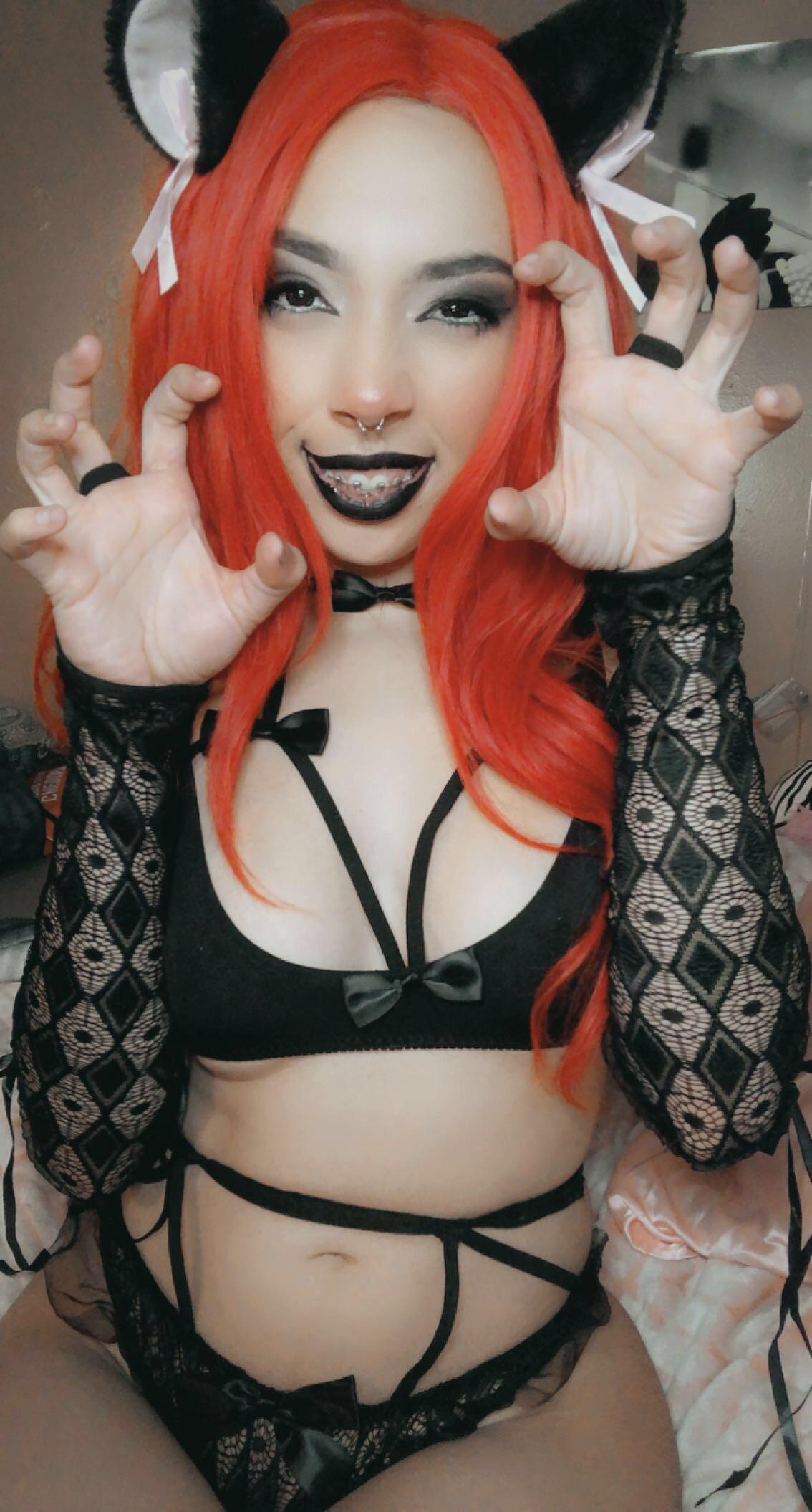 Rawr uwu | Scrolller