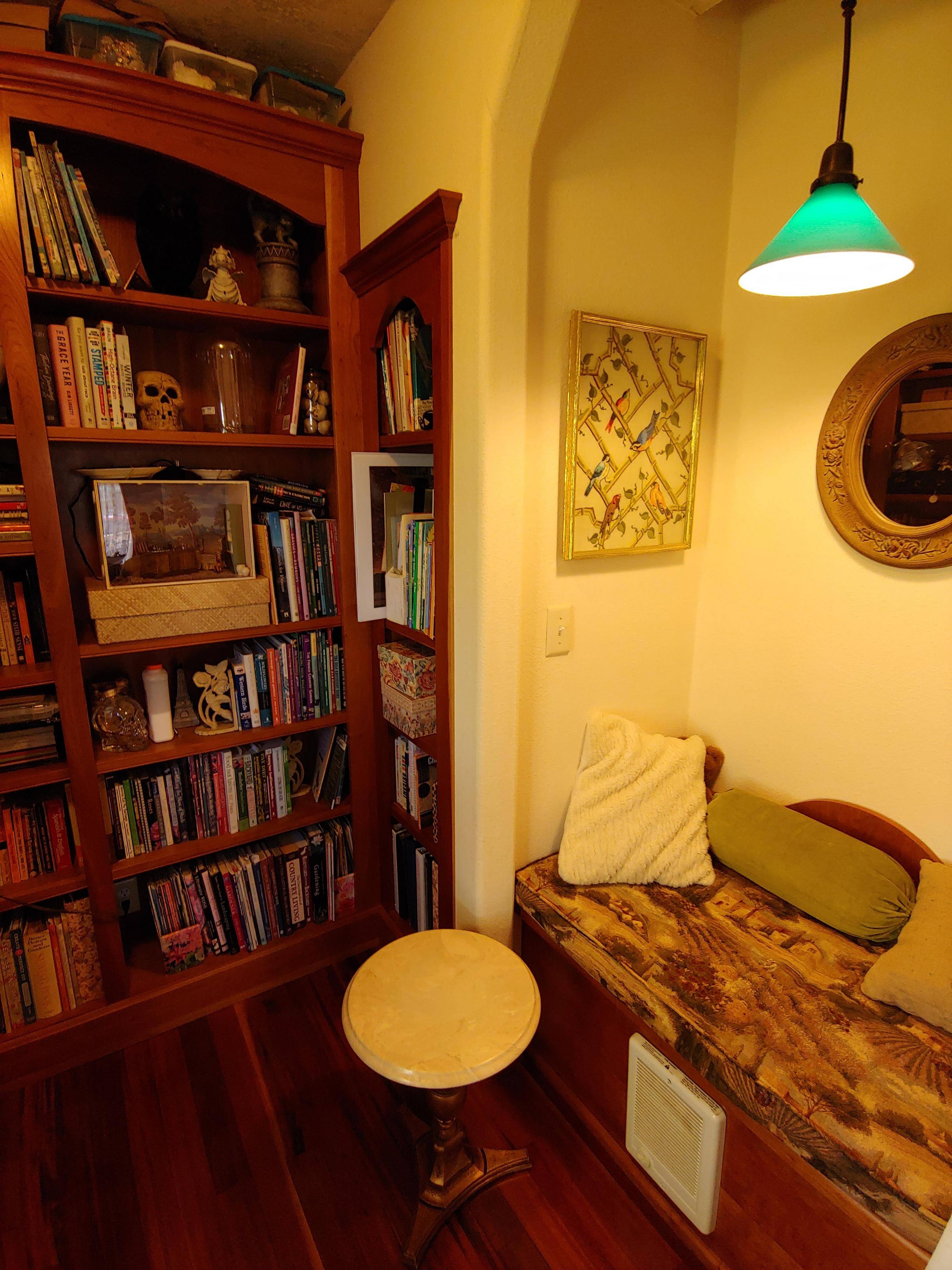 Reading nook and library corner | Scrolller